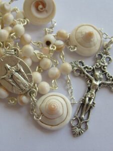 21 Graceful DIY Rosary Craft Ideas - † ️️ Daily Blessings Prayer ️